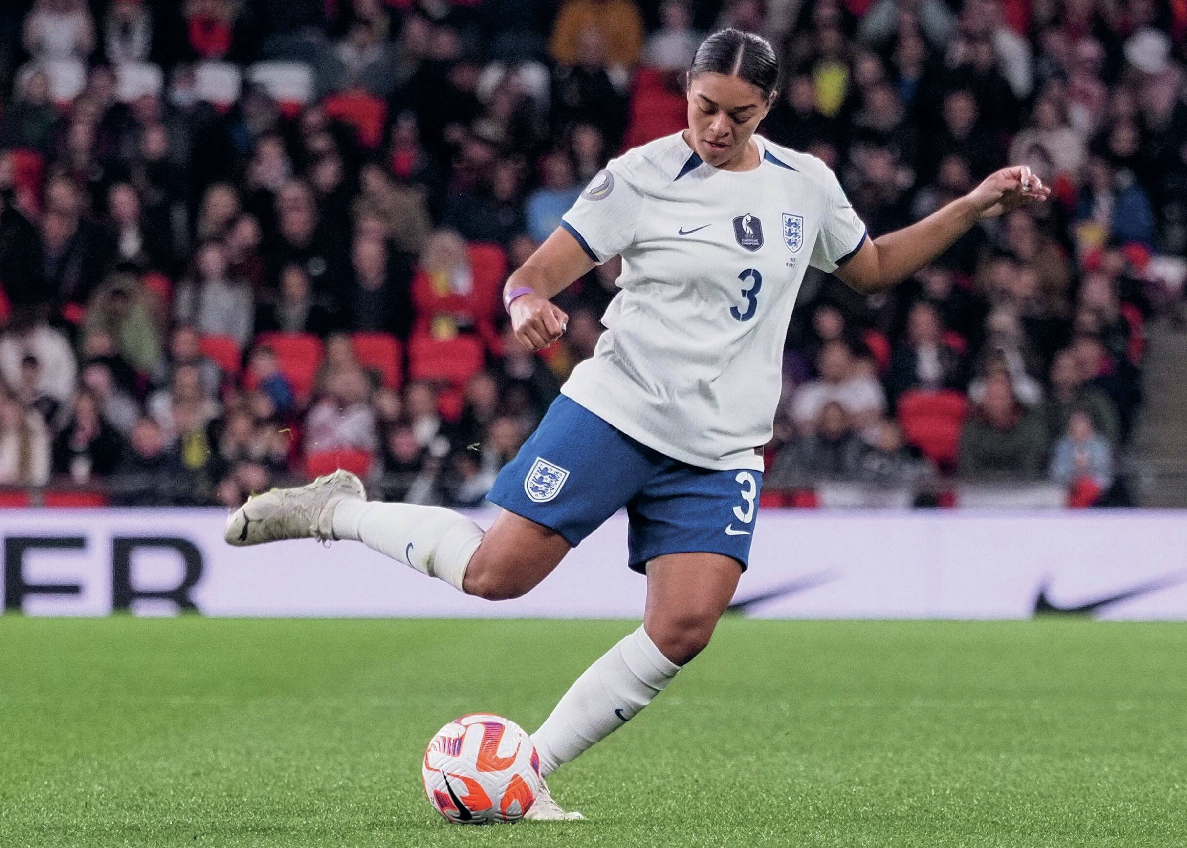 An interview with Lioness Jess Carter - Hodder Education Magazines